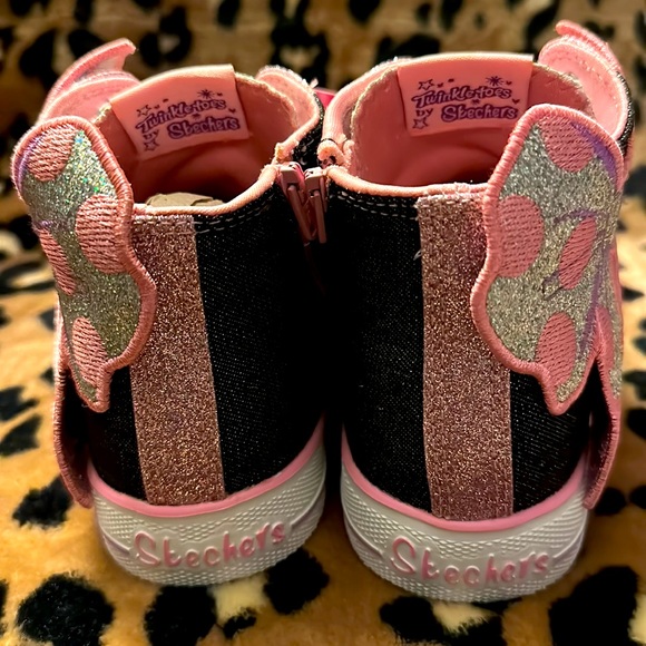 Skechers | Shoes | Skechers Twinkle Toes I Light Up Size 2 Blackpink ...
